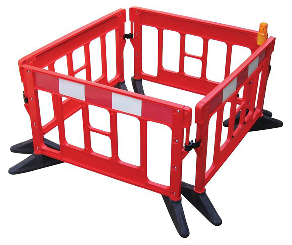2m Titan Barrier - Stackable barrier - reflective top panel meets EN ...